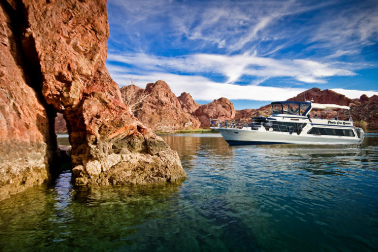 Stay - Pirate Cove Resort